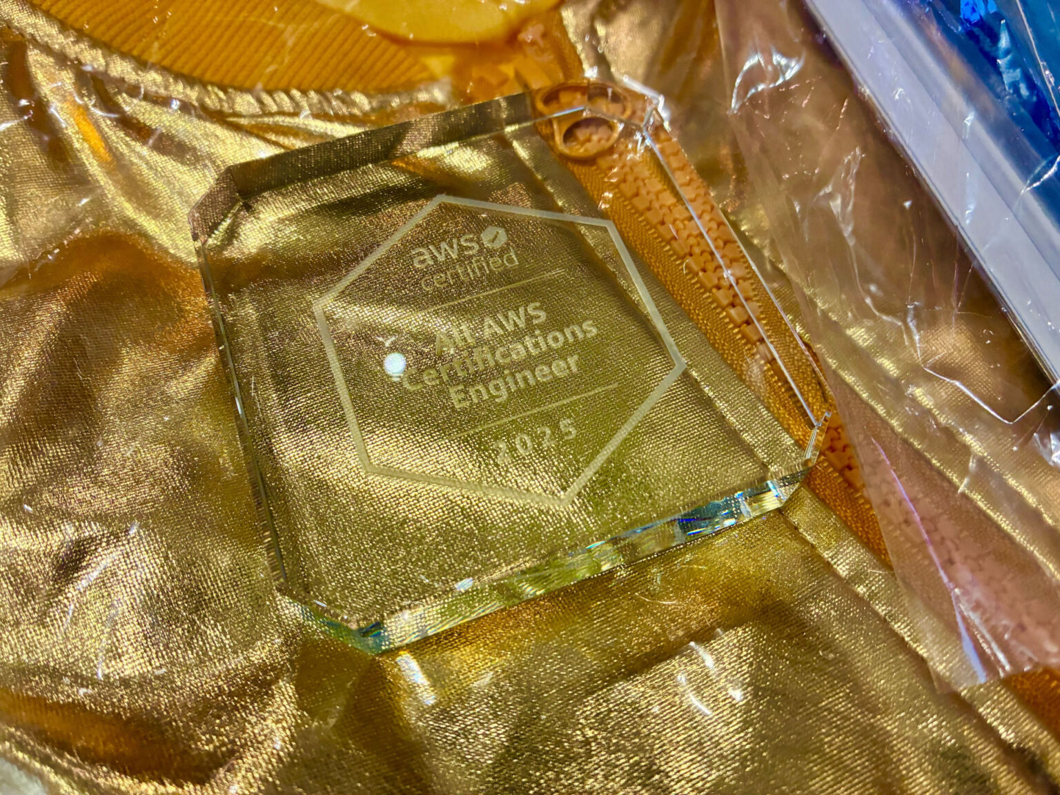 【AWS Summit Japan 2025】2025 Japan All AWS Certifications EngineersのSWAG (副賞)を受け取って来ました！！！ | iret ...